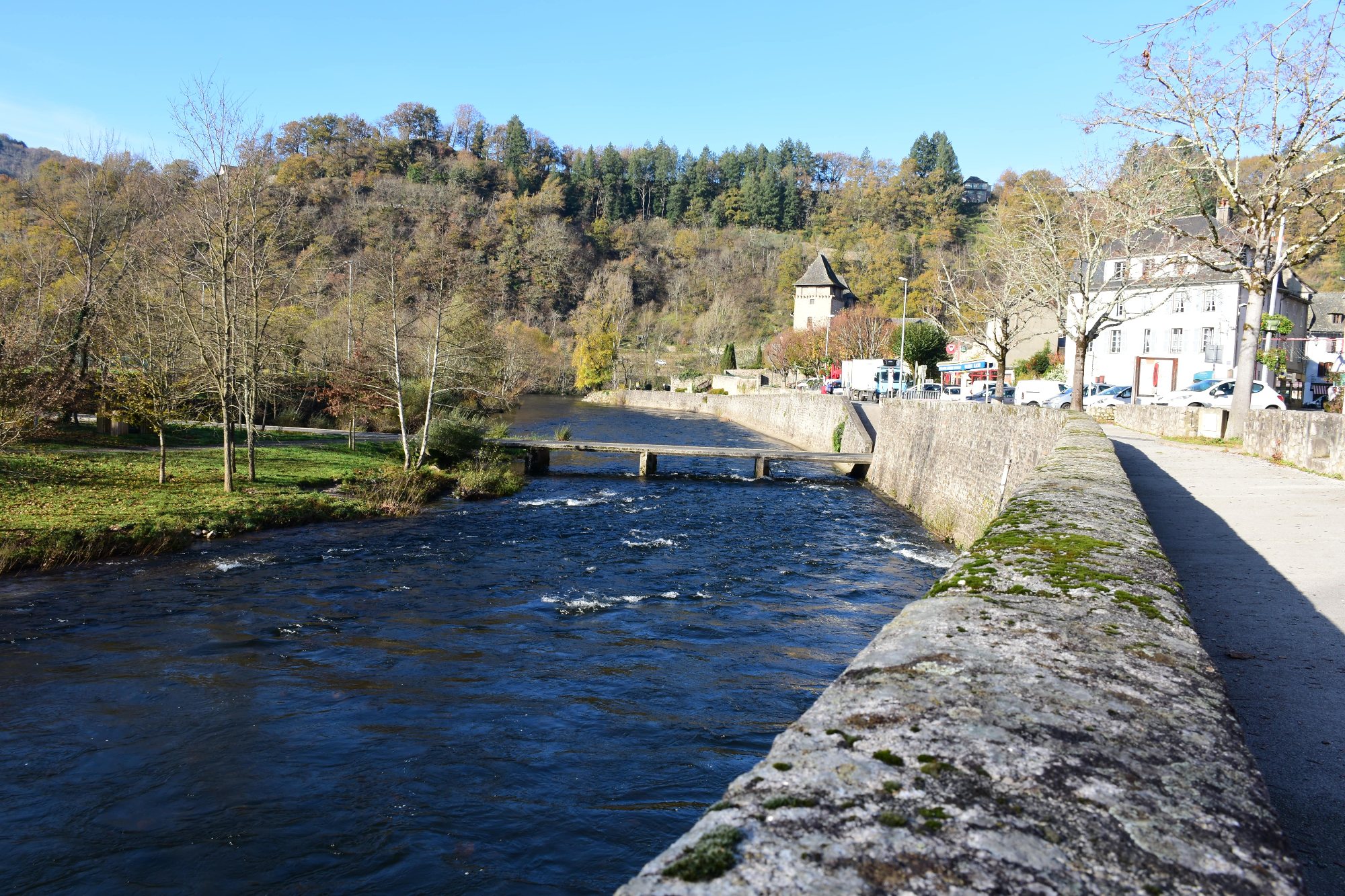 Le Lot à Entraygues-sur-Truyère (lâchers de truites), Entraygues-sur ...